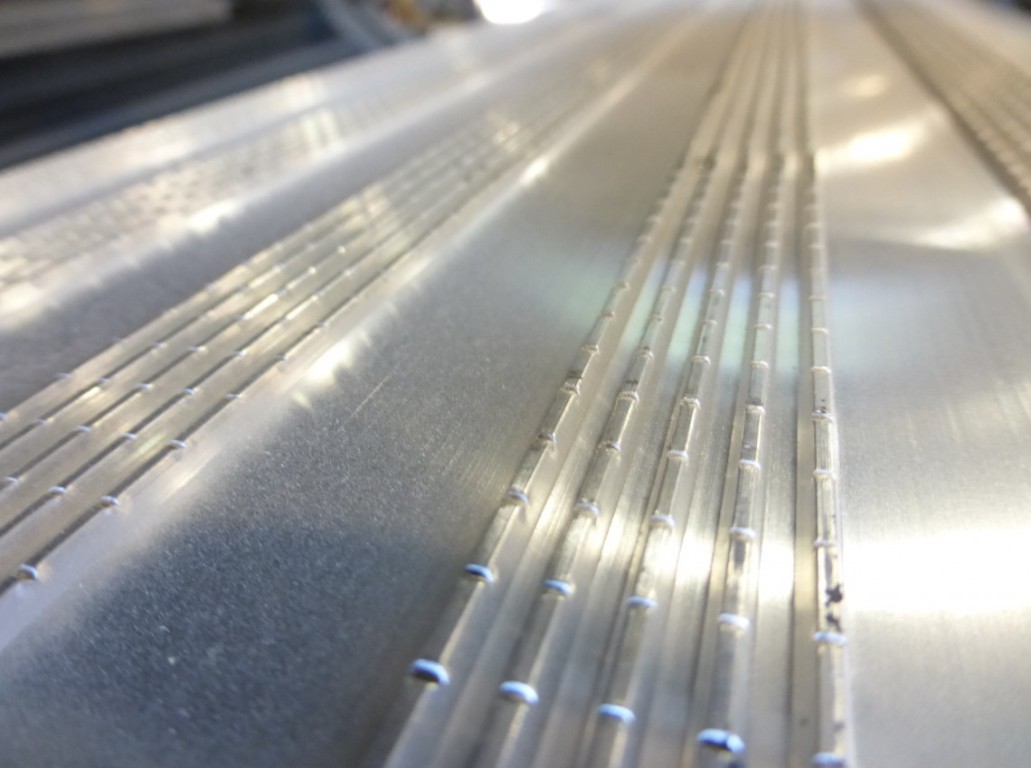 Inverted ''T'' aluminum floor | Transit